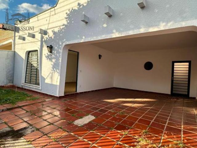 Casa para venda em Parque Taquaral de 196.00m² com 3 Quartos, 1 Suite e 3 Garagens