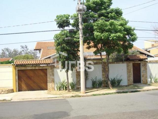Casa para venda em Parque Taquaral de 750.00m² com 4 Quartos, 4 Suites e 8 Garagens