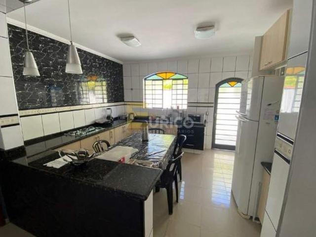 Casa para venda em PARQUE TERRANOVA de 258.00m² com 3 Quartos, 1 Suite e 3 Garagens