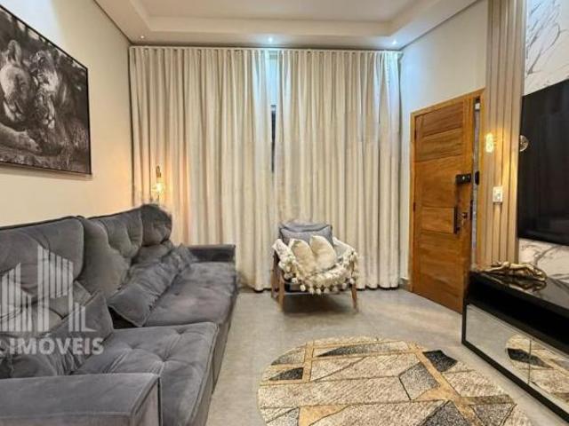 Casa para venda em Parque Universitário de 138.00m² com 3 Quartos, 1 Suite e 2 Garagens