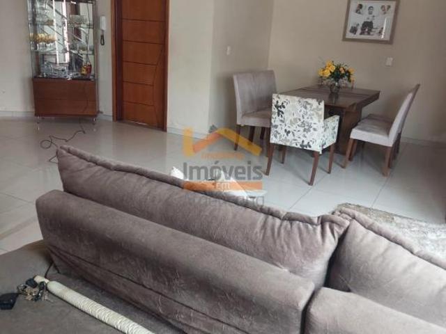 Casa para venda em Parque Universitário de 200.68m² com 3 Quartos, 3 Suites e 2 Garagens