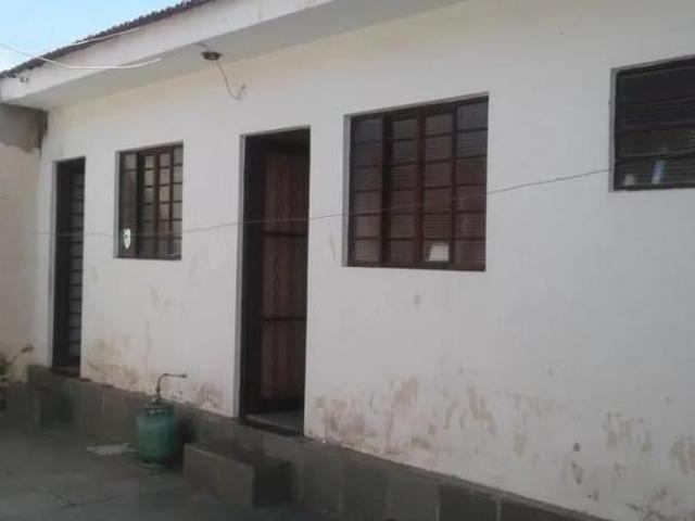 Casa para venda em Parque Universitário de 300.00m² com 4 Quartos e 2 Garagens