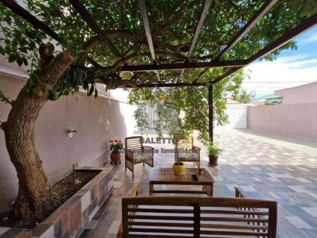 Casa para venda em Parque Via Norte de 250.00m² com 3 Quartos, 1 Suite e 8 Garagens
