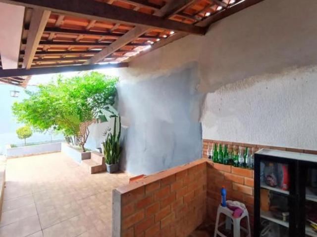 Casa para venda em Petrópolis de 200.00m² com 4 Quartos e 3 Garagens