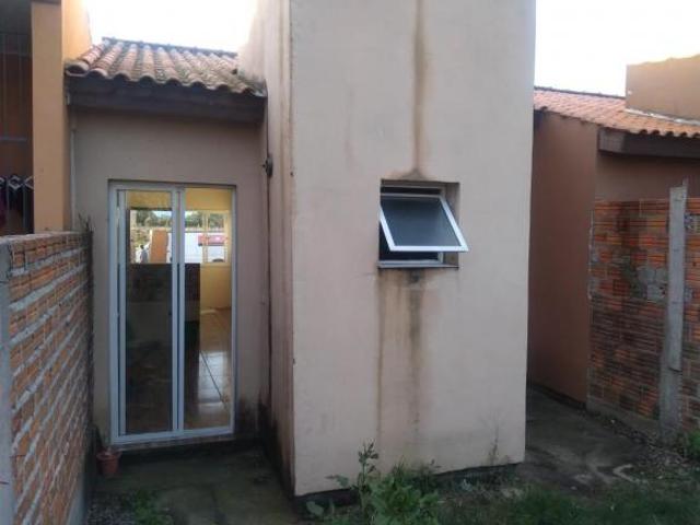 Casa para Venda em Pelotas, Areal, 2 dormitórios, 1 banheiro