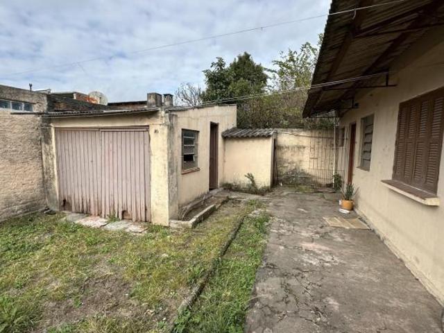 Casa para Venda em Pelotas, Fragata, 1 dormitório, 1 banheiro, 1 vaga