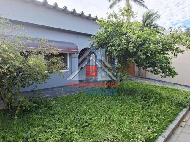 Casa para Venda em Peruíbe, Belmira Novaes, 2 dormitórios, 1 suíte, 2 banheiros, 5 vagas