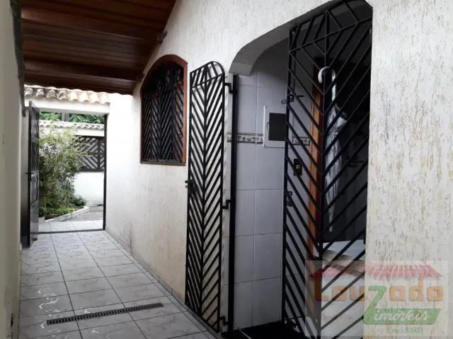 Casa para Venda em Peruíbe, Centro, 2 dormitórios, 2 suítes, 1 banheiro, 4 vagas
