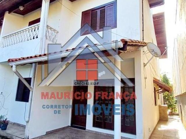 Casa para Venda em Peruíbe, Centro, 5 dormitórios, 1 suíte, 3 banheiros, 4 vagas
