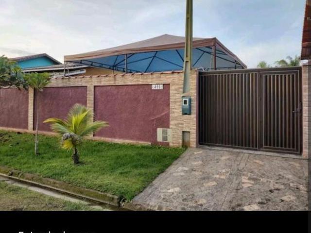 Casa para venda em Peruíbe de 142.00m² com 2 Quartos, 2 Suites e 4 Garagens