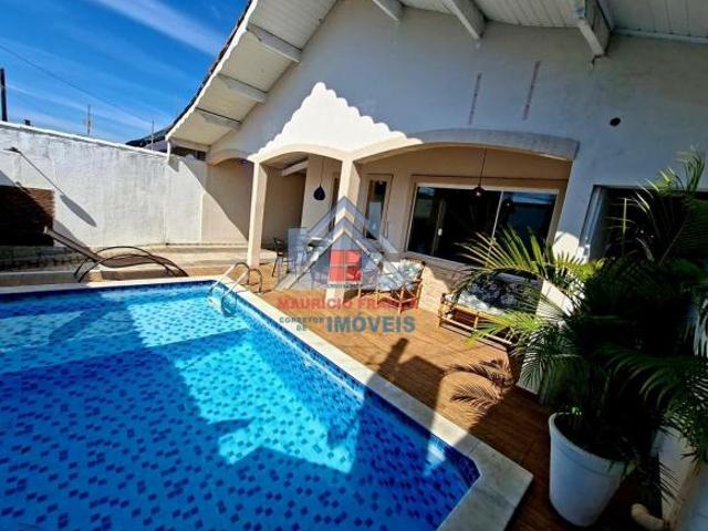 Casa para Venda em Peruíbe, Jardim Peruibe, 3 dormitórios, 3 suítes, 4 banheiros, 2 vagas