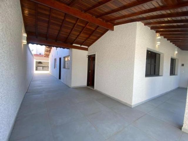 Casa para Venda em Peruíbe, Nova Peruíbe, 3 dormitórios, 1 suíte, 2 banheiros, 3 vagas