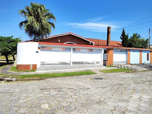Casa para Venda em Peruíbe, Parque Balneário Oasis, 3 dormitórios, 3 suítes, 4 banheiros, 10 vagas