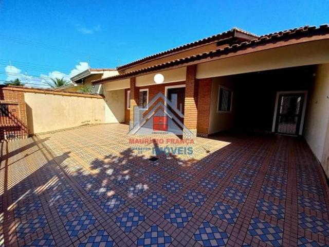 Casa para Venda em Peruíbe, São José, 3 dormitórios, 1 suíte, 3 banheiros, 4 vagas