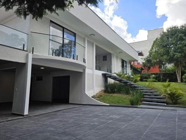 Casa para venda em Pilarzinho de 320.00m² com 4 Quartos, 3 Suites e 5 Garagens