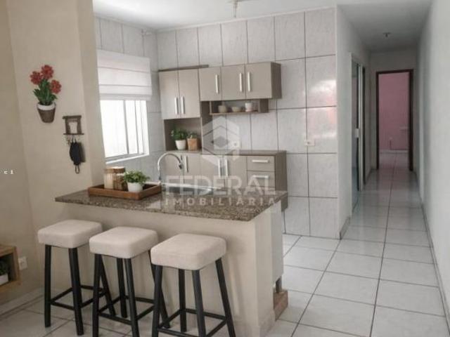 Casa para Venda em Pindamonhangaba, Vista Alegre, 2 dormitórios, 1 suíte, 2 banheiros, 1 vaga