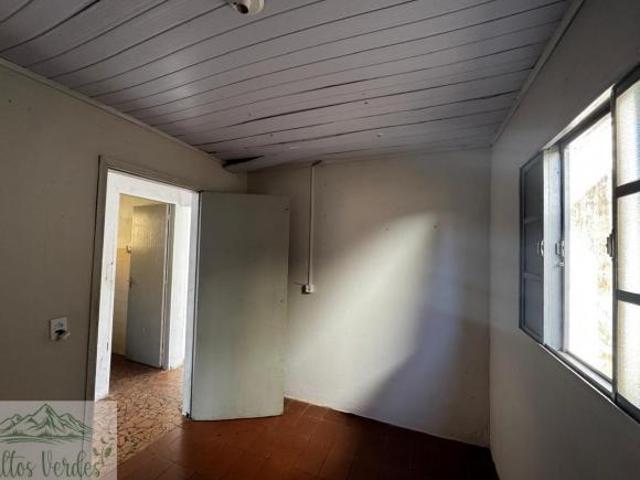 Casa para Venda em Pinhalzinho, 2 dormitórios, 1 banheiro, 4 vagas