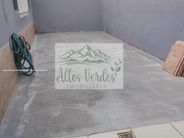 Casa para Venda em Pinhalzinho, 2 dormitórios, 1 banheiro, 4 vagas