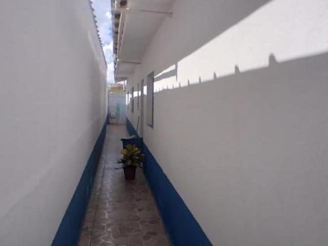 Casa para Venda em Pinhalzinho, 2 dormitórios, 1 suíte, 1 banheiro, 2 vagas