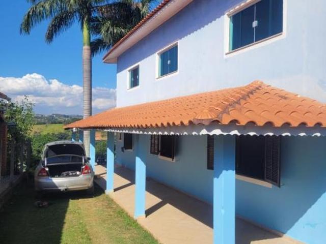 Casa para Venda em Pinhalzinho, 4 dormitórios, 1 suíte, 3 banheiros, 4 vagas