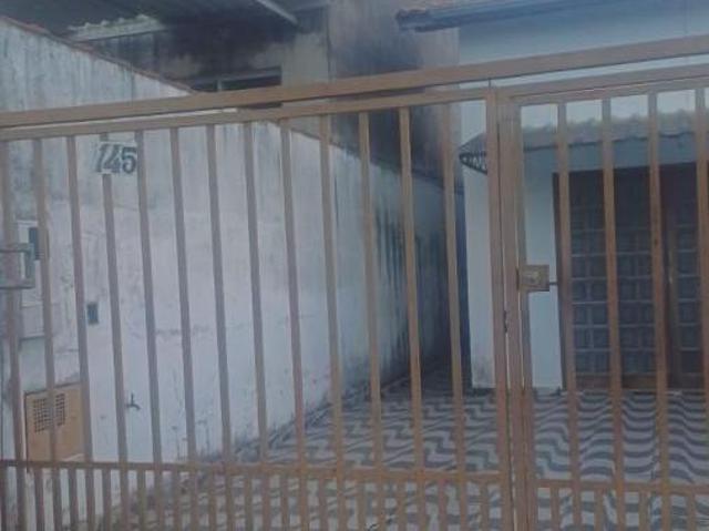 Casa para Venda em Pinhalzinho, Centro, 2 dormitórios, 1 banheiro, 1 vaga