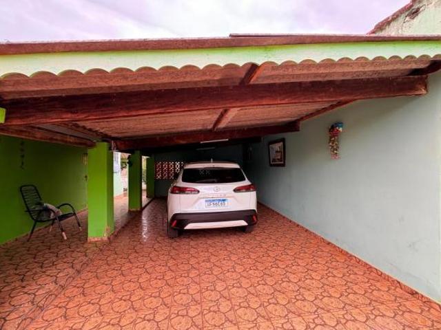 Casa para Venda em Pinhalzinho, Centro, 2 dormitórios, 1 banheiro, 3 vagas