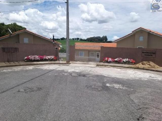 Casa para Venda em Pinhalzinho, Centro, 2 dormitórios, 2 banheiros, 1 vaga