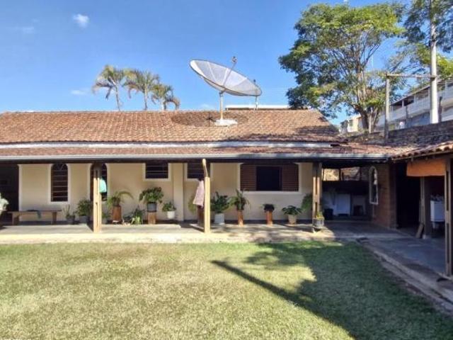 Casa para Venda em Pinhalzinho, Centro, 3 dormitórios, 1 suíte, 3 banheiros, 1 vaga
