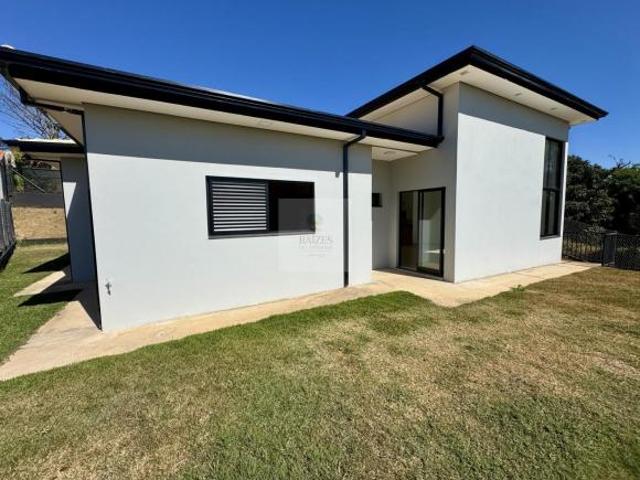 Casa para Venda em Pinhalzinho, Império Casas, 2 dormitórios, 1 suíte, 4 banheiros, 2 vagas