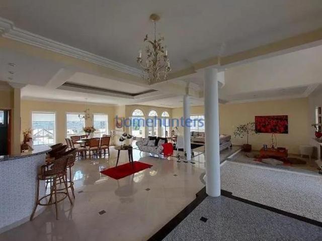 Casa para venda em Pinheiro de 550.00m² com 5 Quartos, 4 Suites e 5 Garagens