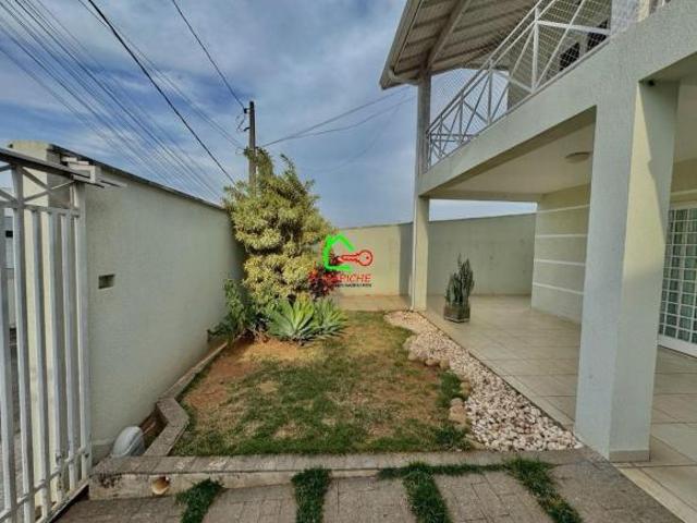 Casa para venda em Pinheirinho de 250.00m² com 3 Quartos, 1 Suite e 2 Garagens