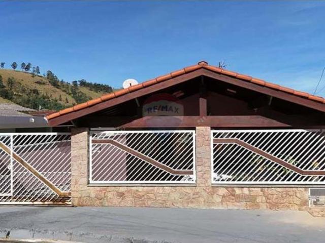 Casa para venda em Piracaia de 262.00m² com 6 Quartos, 4 Suites e 5 Garagens