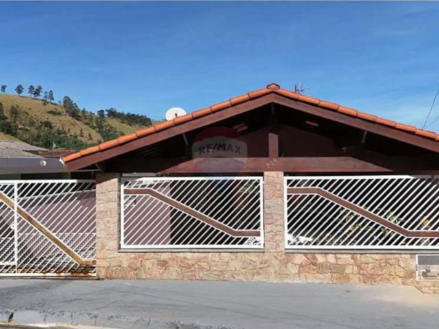 Casa para venda em Piracaia em Piracaia São Paulo de 262.00m² com 6 Quartos, 4 Suítes e 5 Garagens
