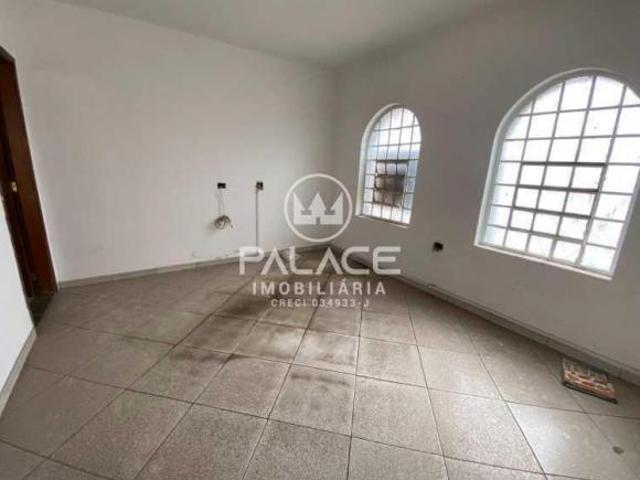Casa para venda em Piracicamirim de 108.00m² com 1 Quarto, 1 Suite e 3 Garagens