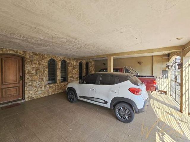 Casa para venda em Piracicamirim de 218.00m² com 3 Quartos, 1 Suite e 3 Garagens