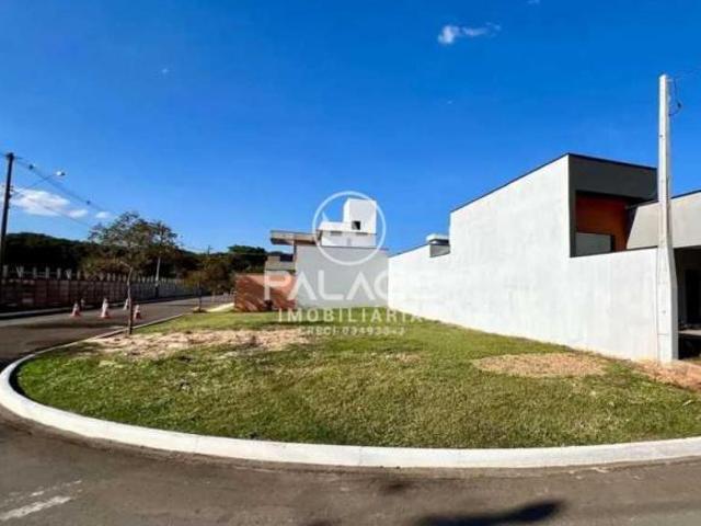 Casa para venda em Piracicamirim de 247.00m² com 1 Quarto, 1 Suite e 1 Garagem