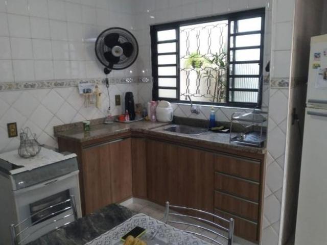 Casa para venda em Piracicamirim de 251.00m² com 5 Quartos, 1 Suite e 4 Garagens