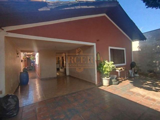 Casa para venda em Planalto de 123.00m² com 3 Quartos e 2 Garagens