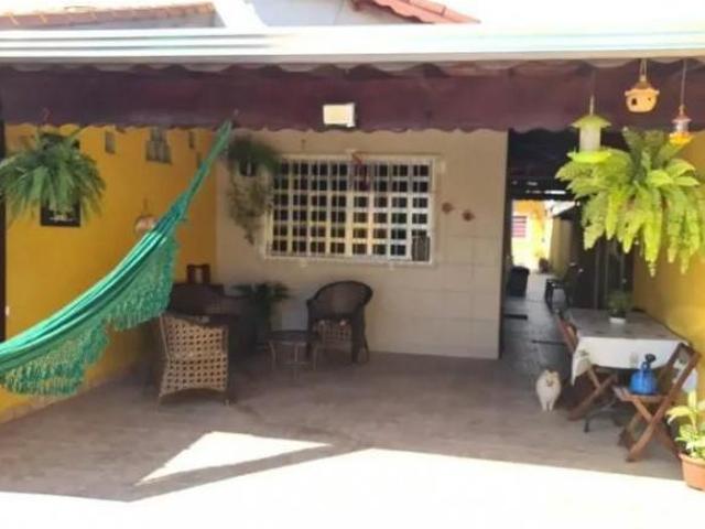 Casa para Venda em Praia Grande, Maracanã, 3 dormitórios, 1 suíte, 2 banheiros, 4 vagas