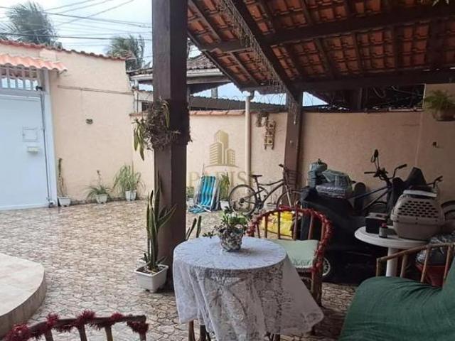 Casa para Venda em Praia Grande, Maracanã, 2 dormitórios, 1 suíte, 3 banheiros, 2 vagas