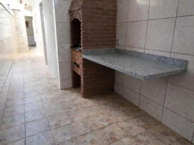 CASA COM 2 DORMITÓRIOS, SENDO UMA SUÍTE PRÓXIMO AO NOVO SHOPPING DE PRAIA GRANDE!