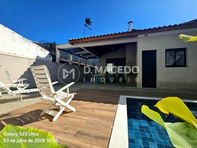 Casa para venda em Praia Da Lagoinha de 190.00m² com 3 Quartos e 3 Suites