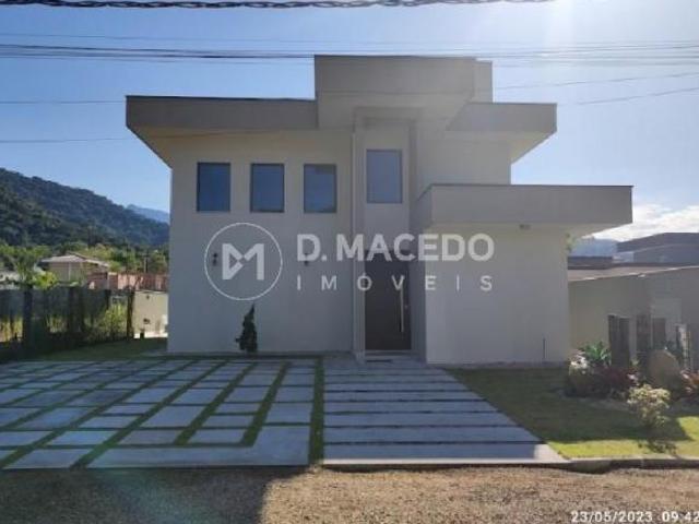 Casa para venda em Praia Da Lagoinha de 205.00m² com 4 Quartos, 4 Suites e 4 Garagens