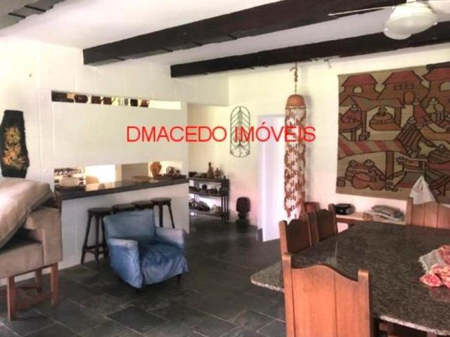 Casa para venda em Praia Da Lagoinha de 226.00m² com 4 Quartos, 2 Suites e 3 Garagens