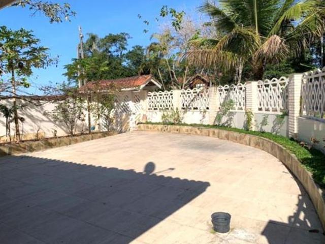 Casa para venda em Praia Da Lagoinha de 267.00m² com 4 Quartos, 1 Suite e 5 Garagens