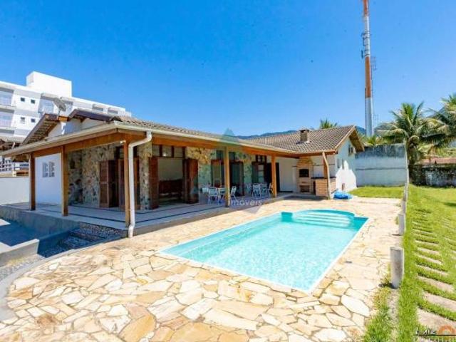 Casa para venda em Praia Da Maranduba de 1621.00m² com 4 Quartos, 3 Suites e 5 Garagens