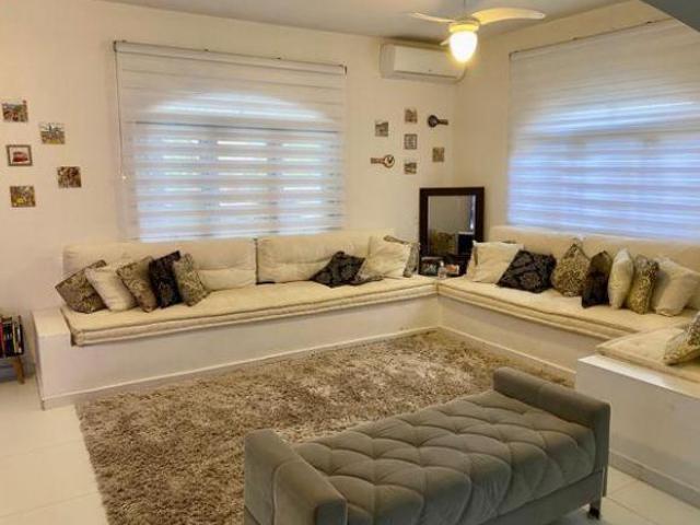 Casa para venda em Praia Dura de 200.00m² com 4 Quartos, 4 Suites e 4 Garagens