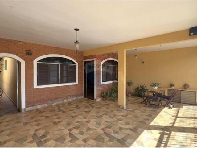 Casa para venda em Presidente Médici de 170.00m² com 2 Quartos e 2 Garagens