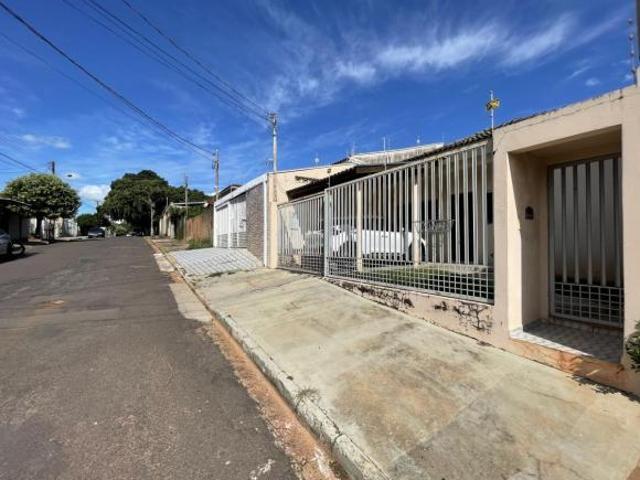 Casa para Venda em Presidente Prudente, Vila Santa Tereza, 3 dormitórios, 1 suíte, 2 banheiros, 1 va