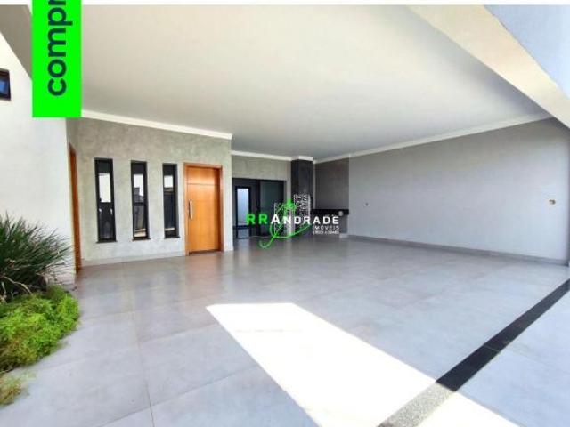 Casa para venda em Prolongamento Jardim Ângela Rosa de 167.00m² com 3 Quartos, 1 Suite e 5 Garagens
